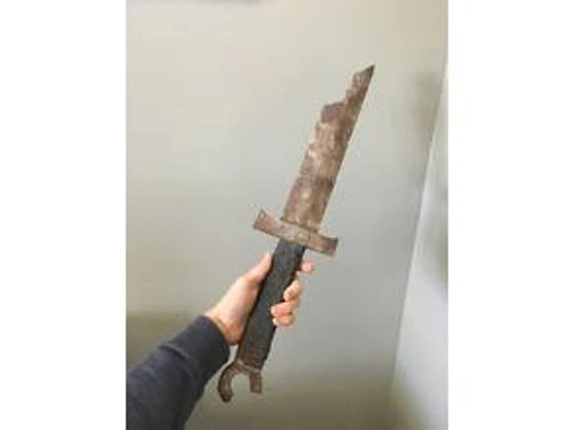 Hero Broken Sword Replica