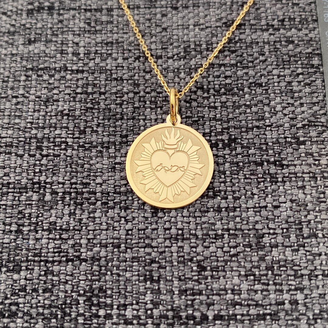 14k Solid Gold Sacred Heart Necklace, Personalized Sacred Heart Pendant ...