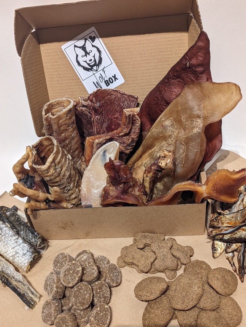Large Wolf Box Natural Dog Treat Box With Long Lasting Chews, Dog Gift ...