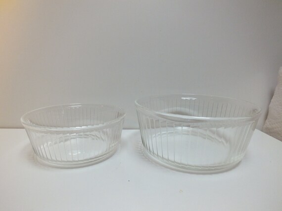 2 Fluted Glass Pyrex Bowls - Etsy
