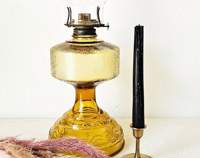 Vintage P & A MFG Eagle Green Glass Oil Lamp W/embossed Scrollwork ...