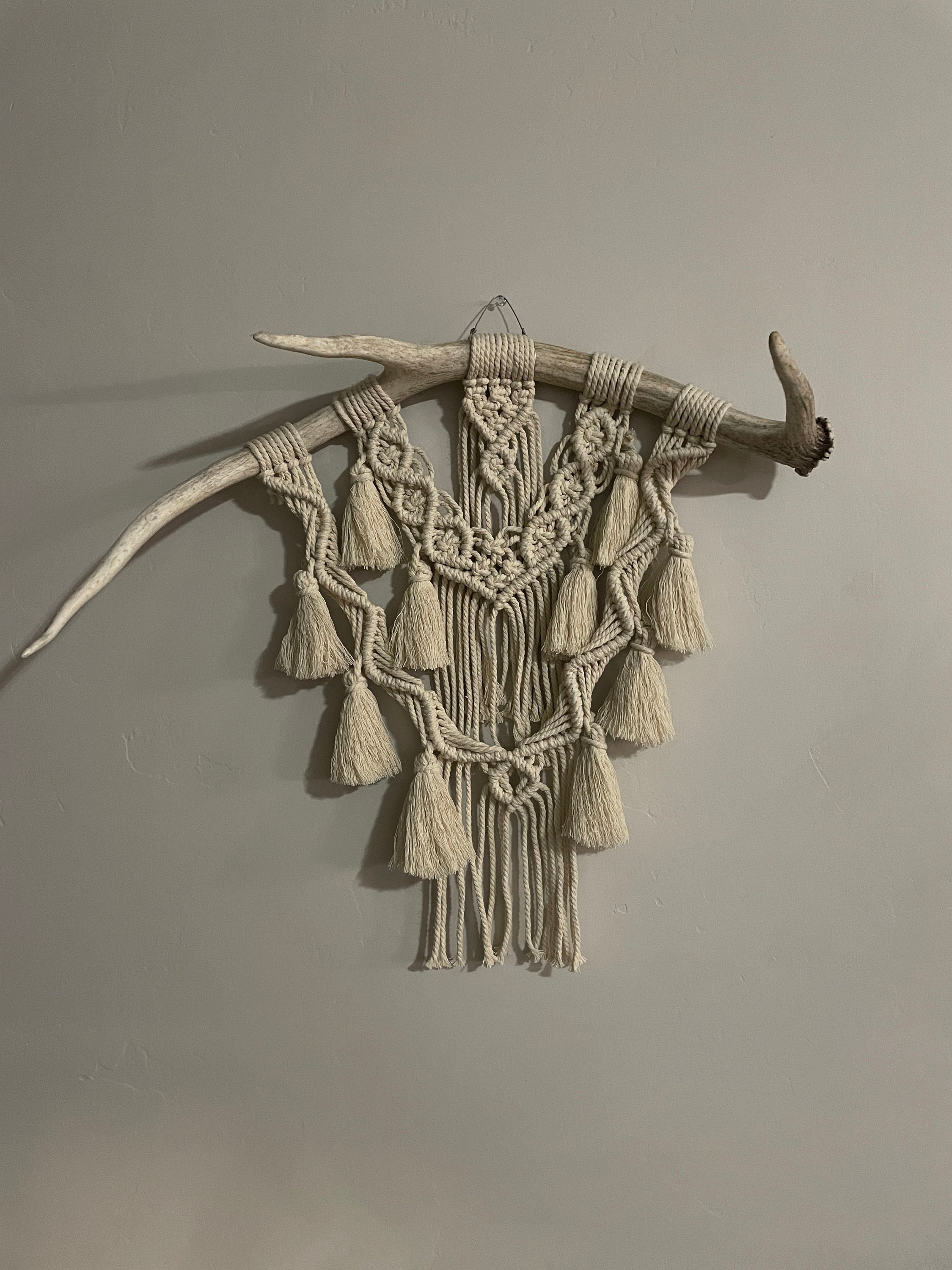 Elk Antler Macrame Wall Hanging. - Etsy