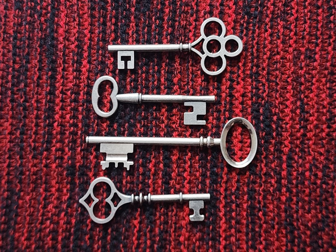 Large Prop Metal Skeleton Keys for Use With D&D, RPG Fantasy Table Top ...