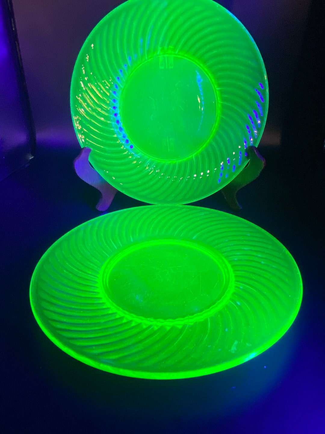 UV Swirl 8” Luncheon Plates - Etsy