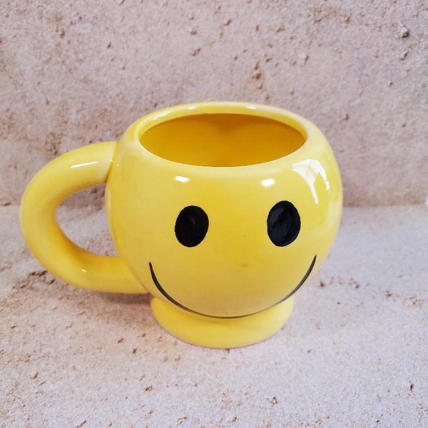 Smiley Face Mug - Etsy