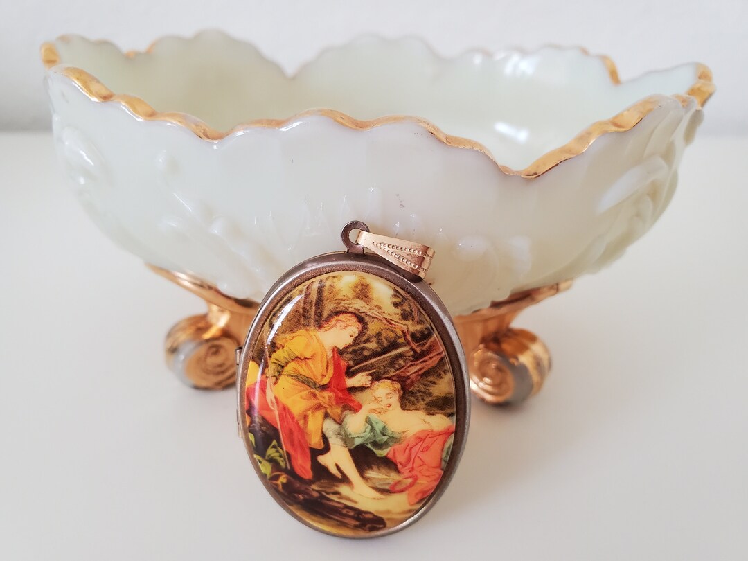 Vintage Courting Couple Locket Pendant, Victorian Locket, Oval Pendant ...