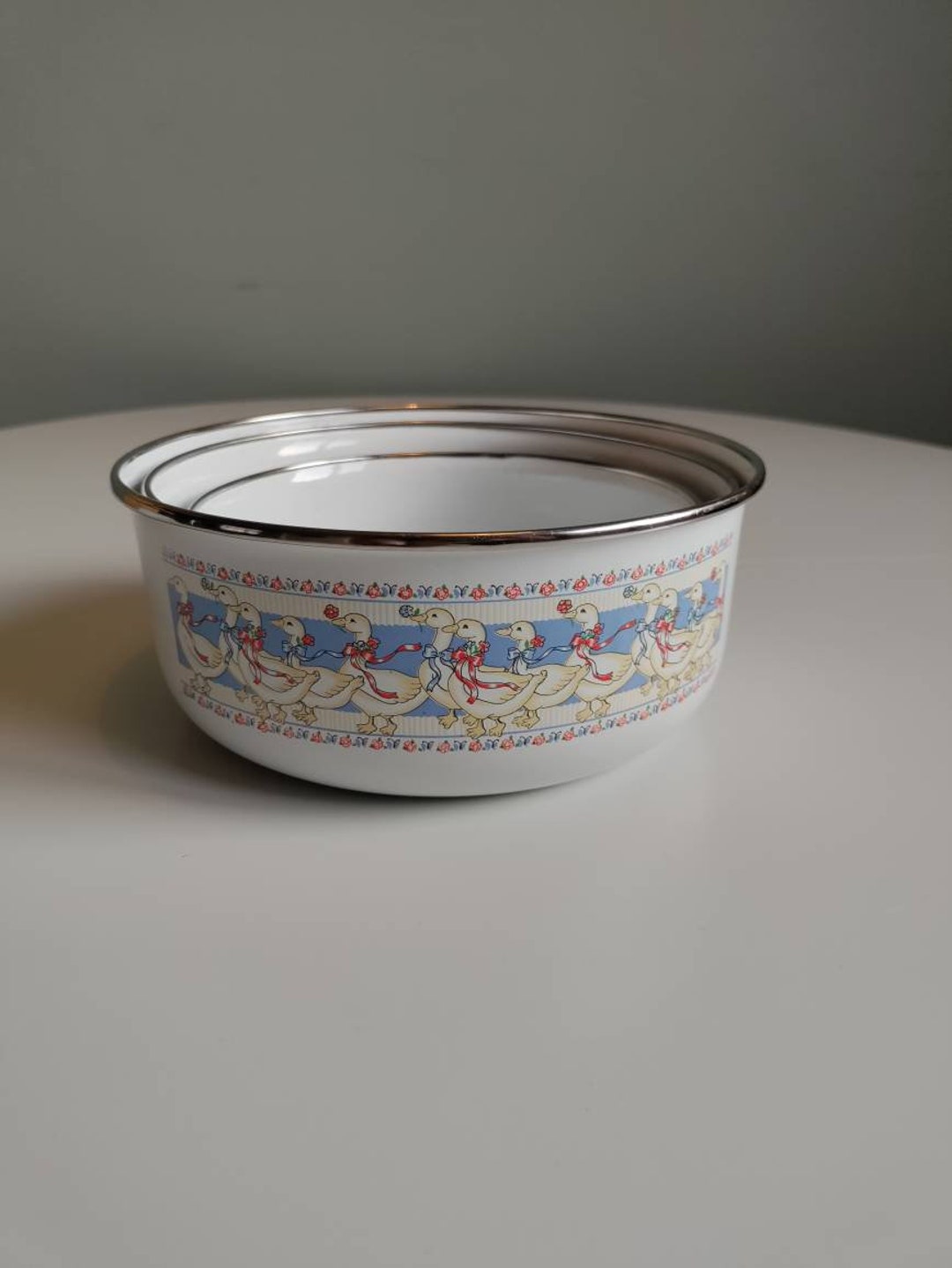 Vintage Set of Three White Enamelware Bowls With Ribbon Geese Design ...
