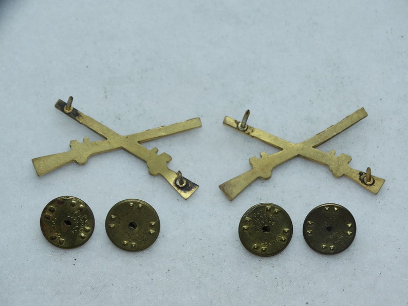 U.S. Army Infantry Insignia Crossed Rifles for Cap & Officer's Brass ...