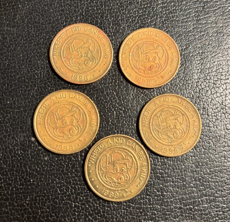 1998 1999 Chuck E Cheese's Tokens 5 Prize Token, Five X Chucky Cheese ...