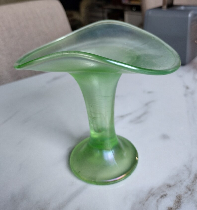 Fenton Florentine Green Stretch Glass Vase, Two Sides Up, 400 - Etsy