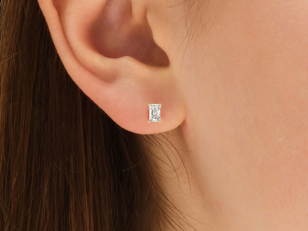 14k Gold Minimalist Radiant Cut Moissanite Stud Earrings (0.50 Ct ...