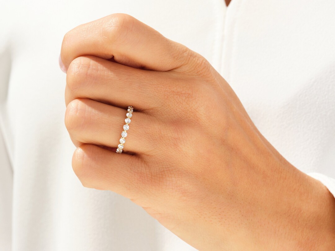 Floating Eleven Stone Moissanite Wedding Band (0.55 Ct Tw)/ Eleven ...