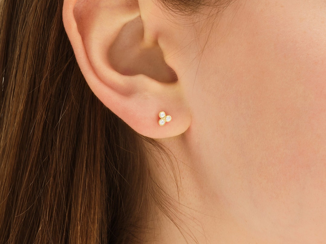 14k Solid Gold Trio Bezel Simulated Diamond Stud Earrings (0.12 Ct ...