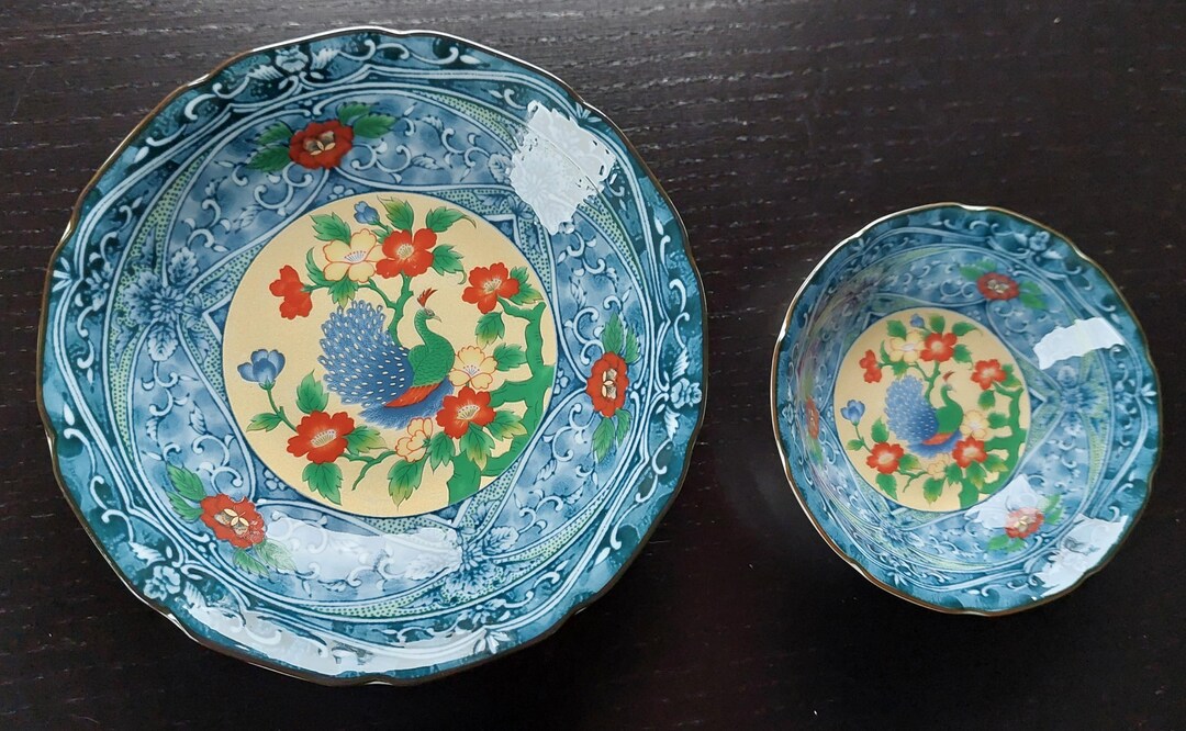 Kleurrijke Set Van 2 Japanse, Gesigneerde Porseleinen Kommen, in Vele ...