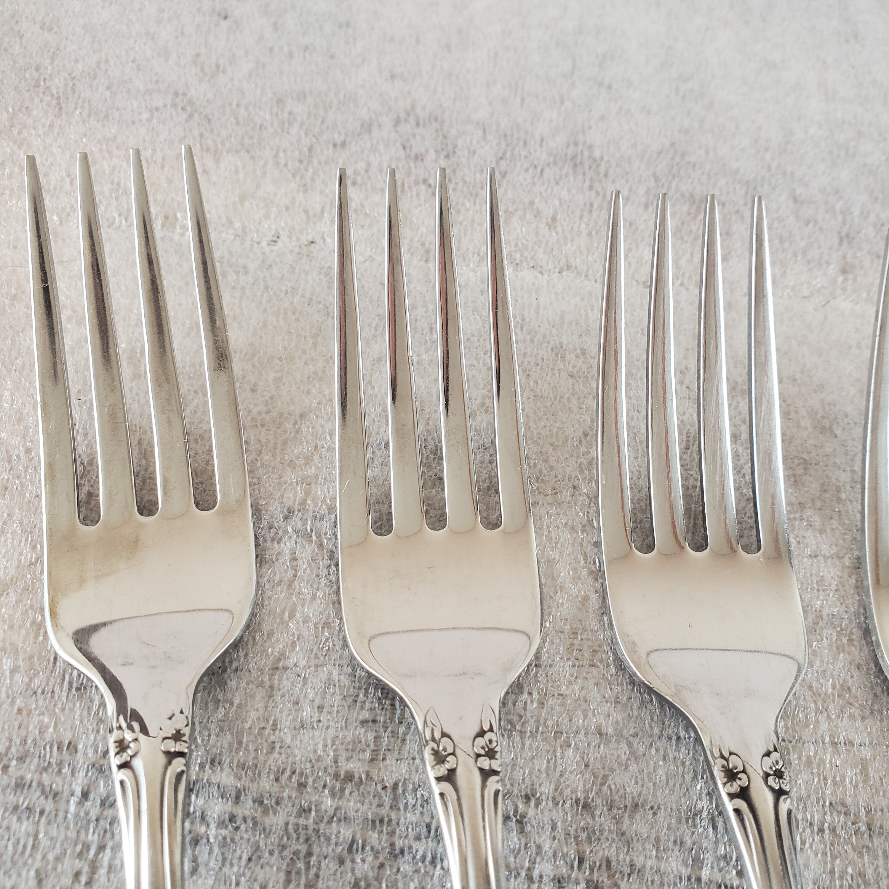 Oneida Stainless CHATEAU Glossy Dinner Forks 7 1/4 Beautiful Vintage ...