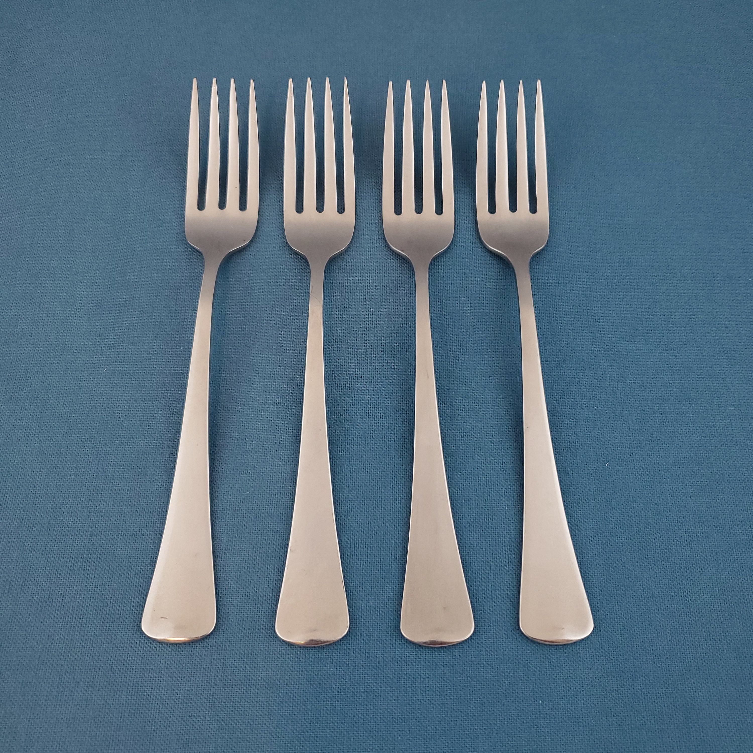 Oneida AMERICAN ARTISTRY Stainless Dinner Forks 7 1/4 Beautiful Vintage ...