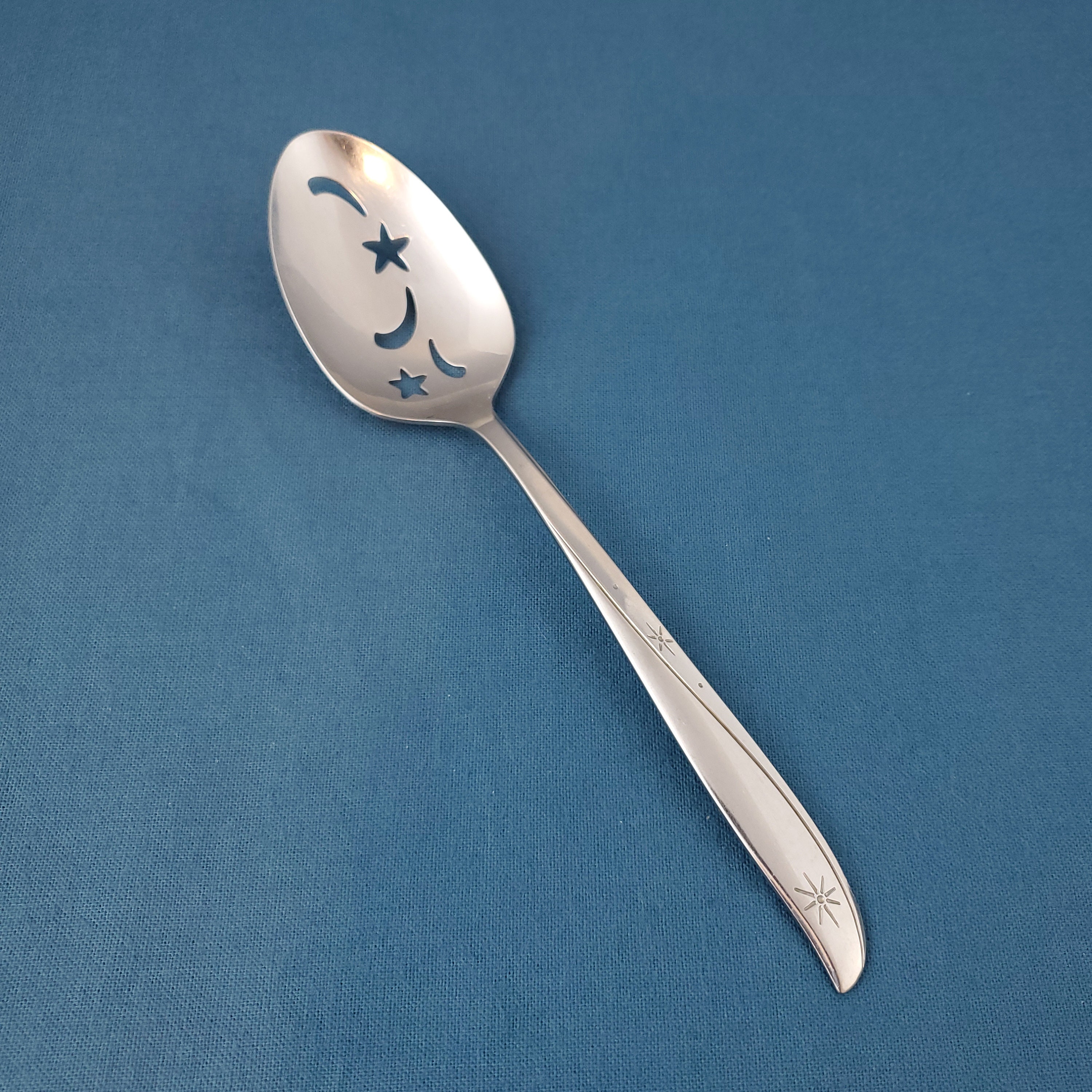 Oneida TWIN STAR Atomic Stainless Serving Pieces Pierced Serving Spoon ...
