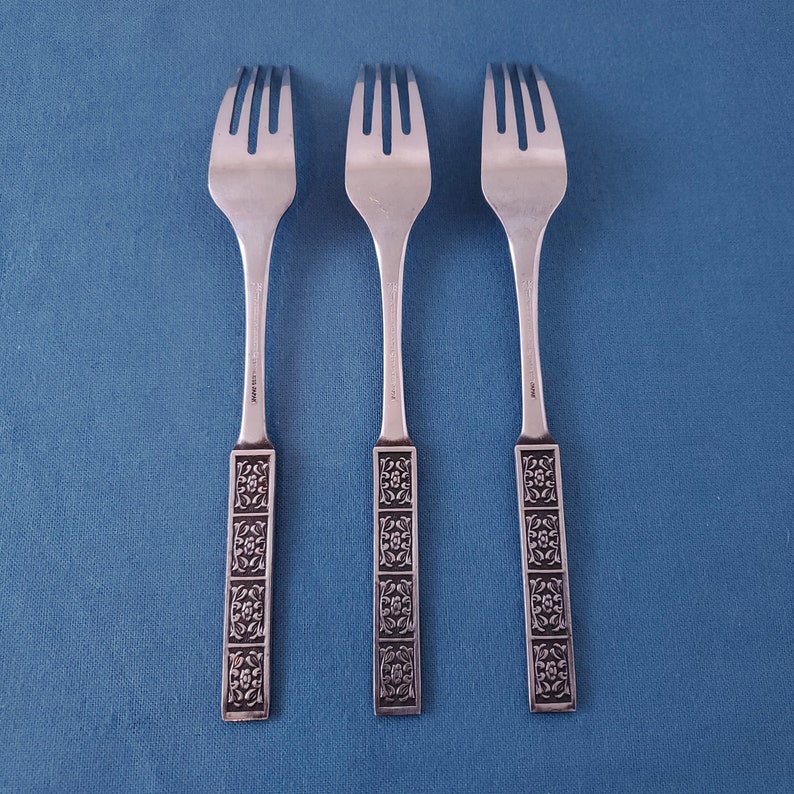 Stanley Roberts BURGUNTINE VELVET Black Accent Stainless Dinner Forks 7 ...