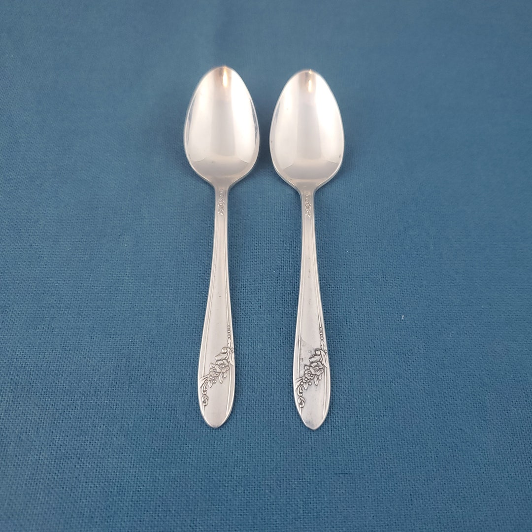 Oneida QUEEN BESS Ii 1946 Silverplate Demitasse baby Size Spoon 4 1/2 ...