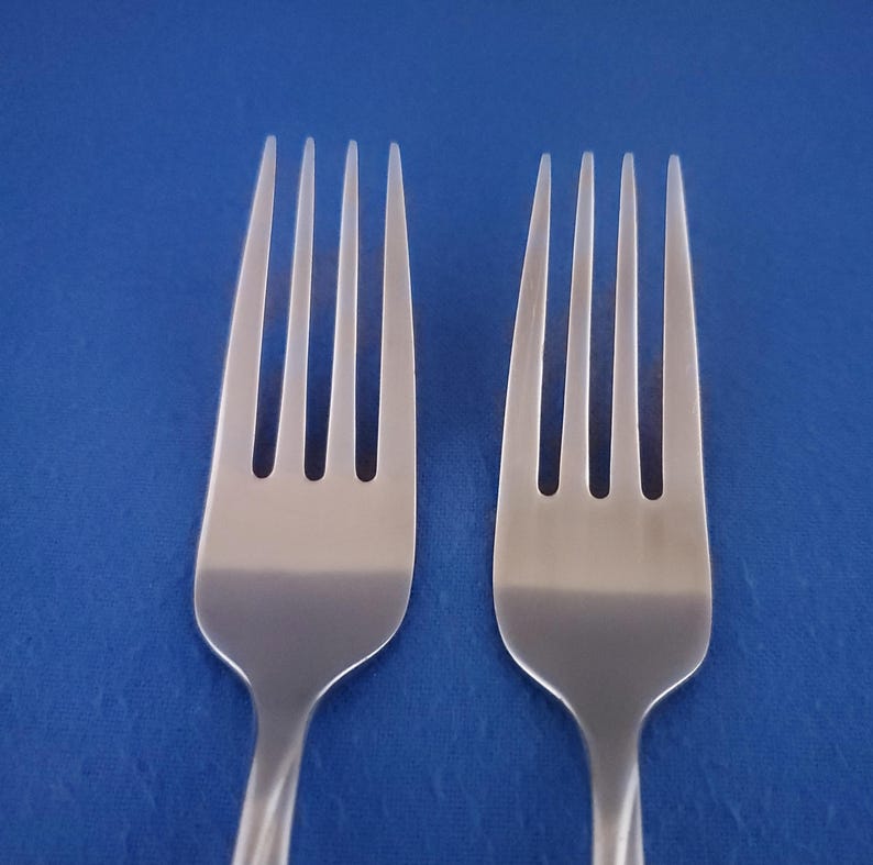 Choice ~ Oneida CAMLYNN CLEO Stainless Frost & Glossy ~ Dinner Forks ...