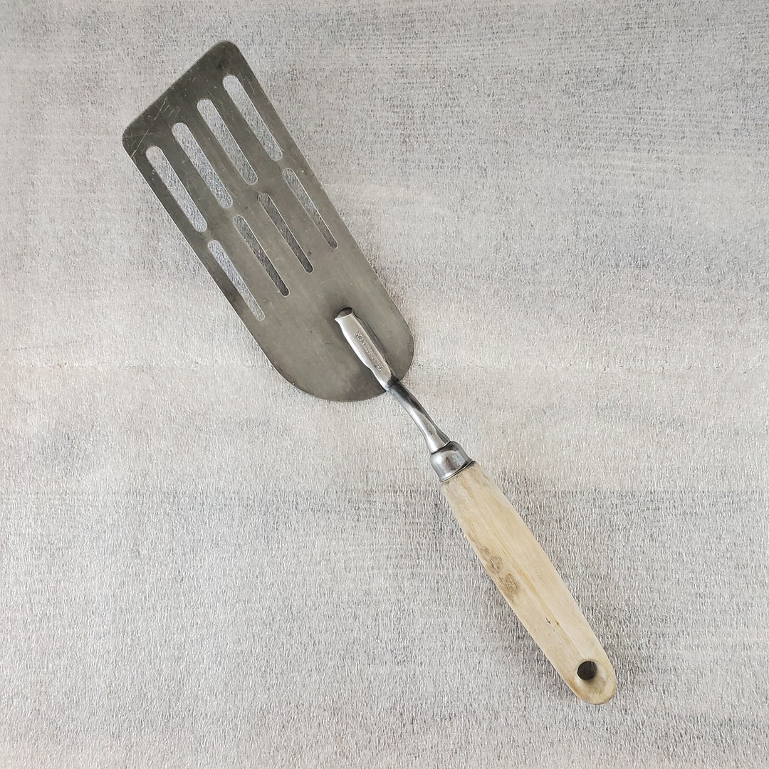 Vintage EKCO Eterna 12.25 Angled Slotted Turner Flexible Long Narrow ...