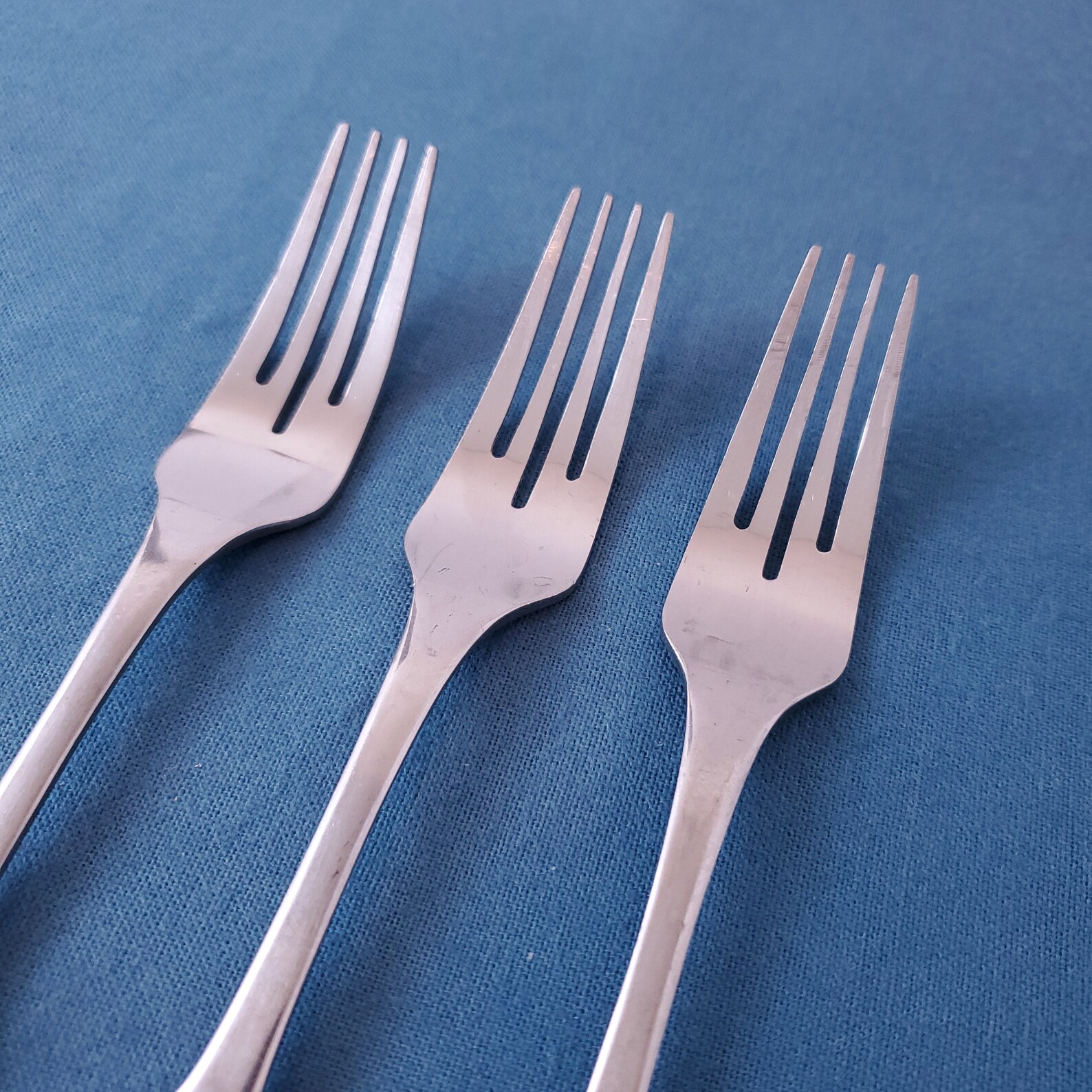 Stanley Roberts BURGUNTINE VELVET Black Accent Stainless Dinner Forks 7 ...