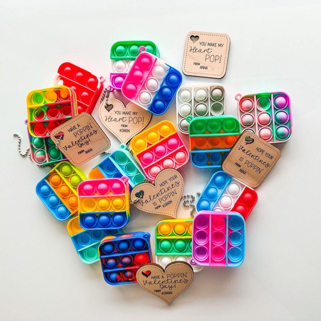 Hope Your Valentine's Day is Poppin' Popper Pop-it Keychain DIY ...