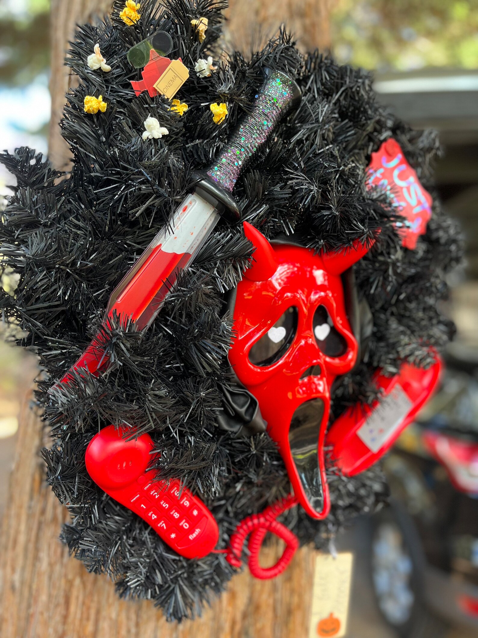 Scream Ghostface Wreath red Devil - Etsy