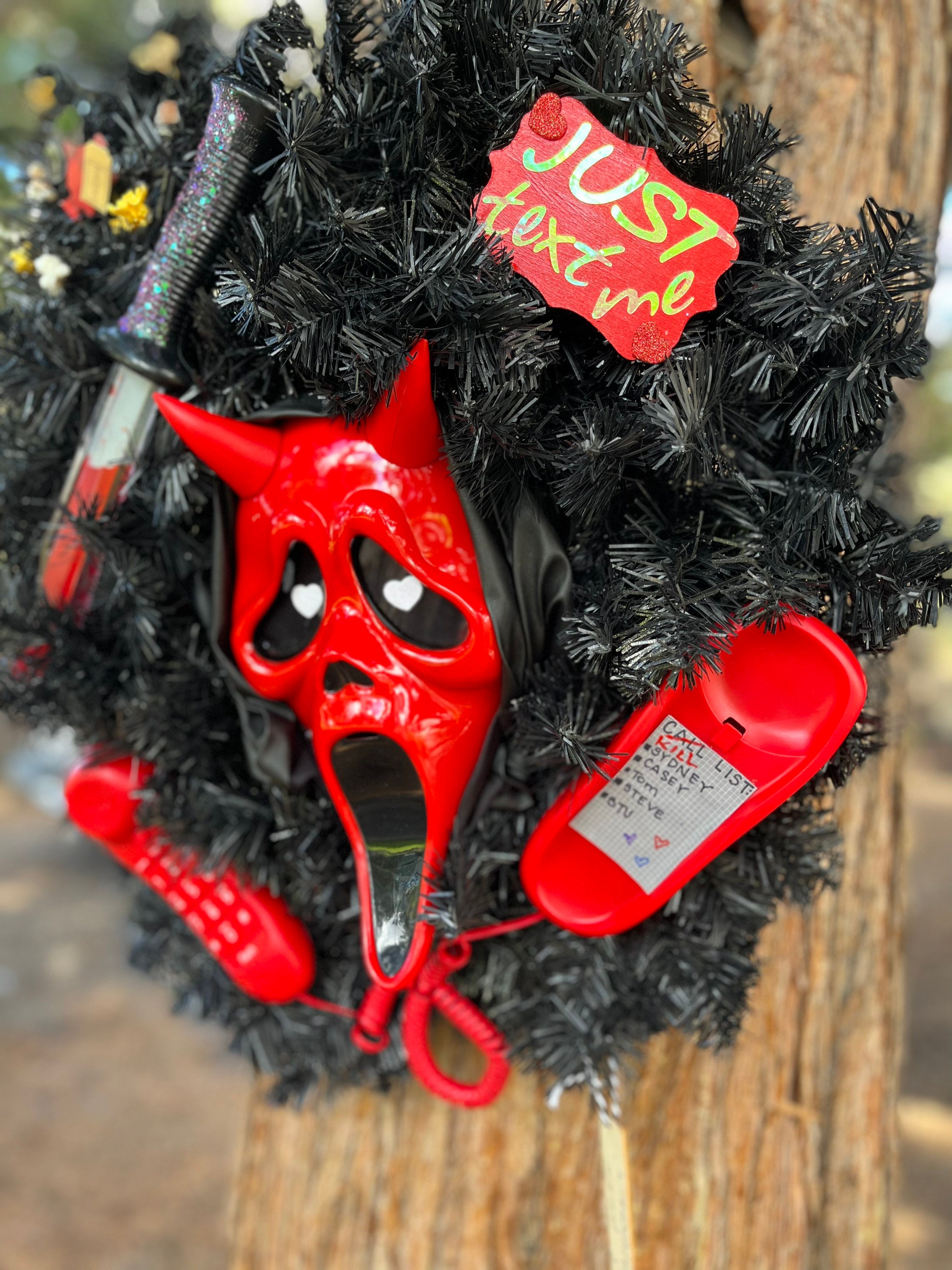 Scream Ghostface Wreath red Devil - Etsy