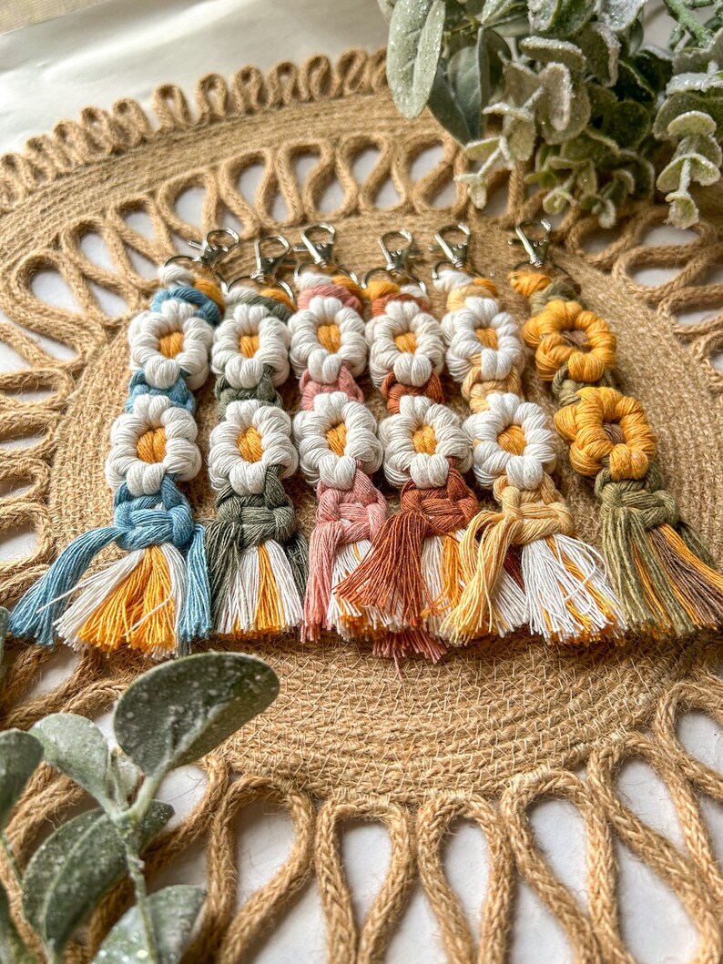 Daisy Keychain Sunflower Keychain Macrame Flower Keychain - Etsy