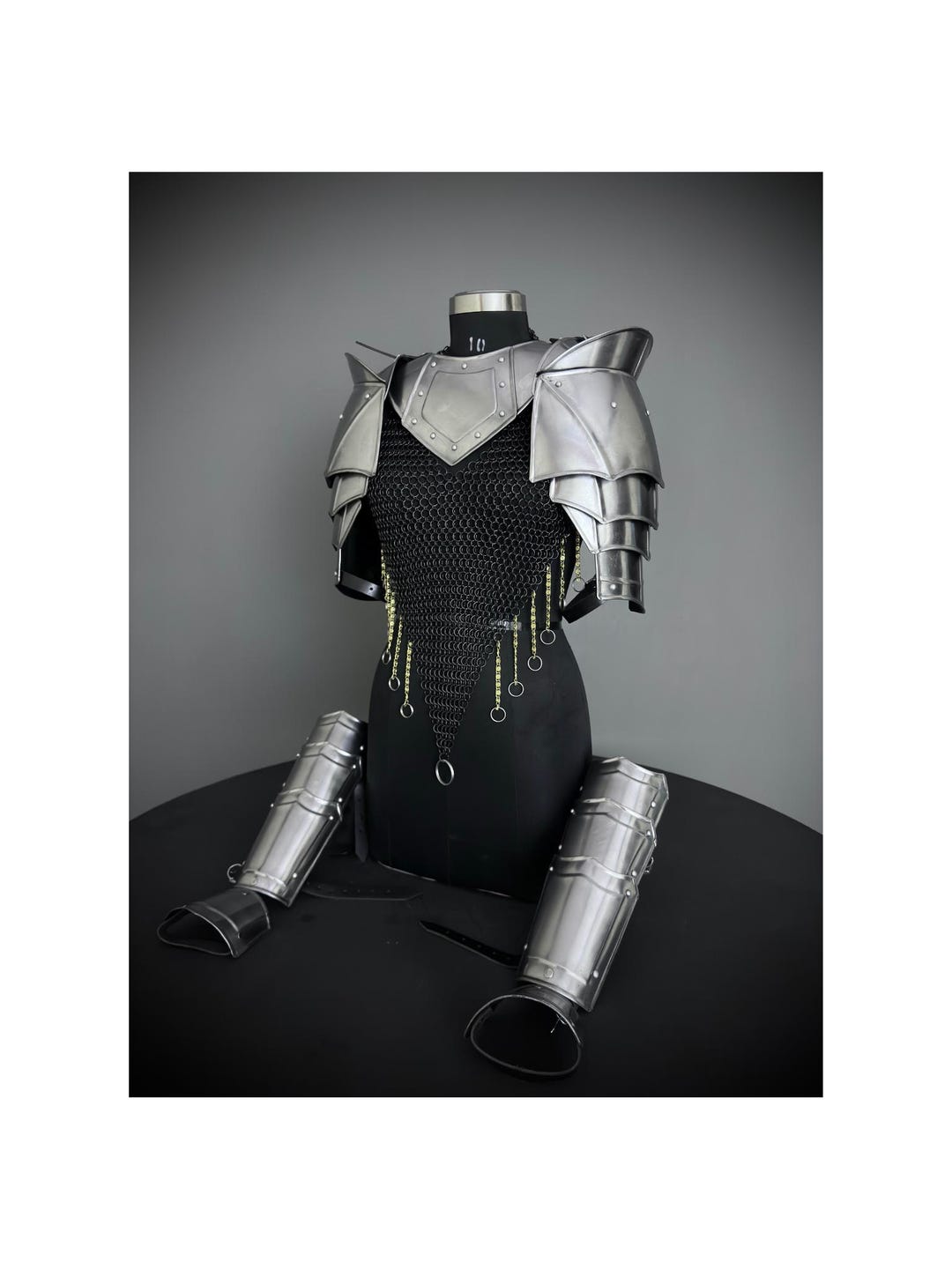 Knight Brave Female Armor, Gorget, Pouldron Armor, Chaianmail Stylish ...