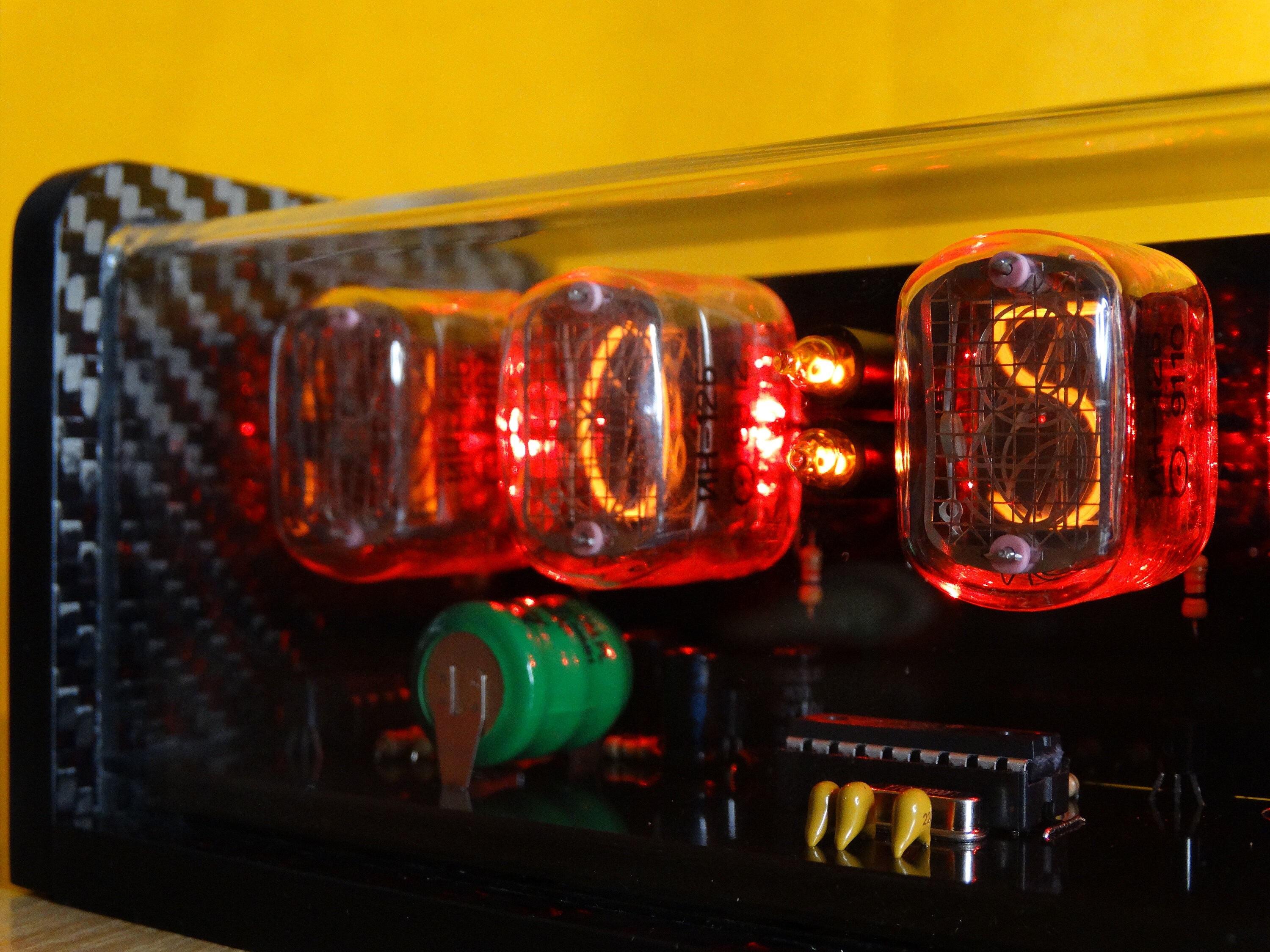 Numitronix Nixie Clock With 6xin12 Tubes, Luxury Carbon Case, Blue LED ...