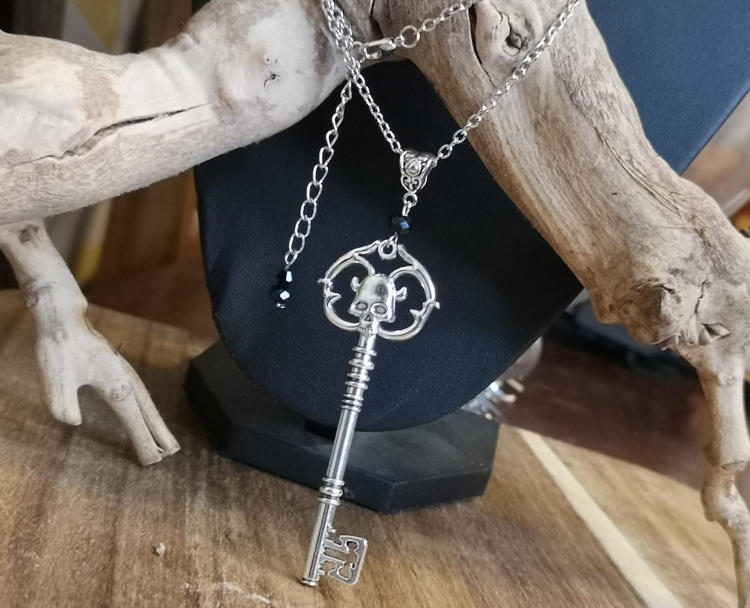 Silver Gothic Skeleton Key Necklace Valentine Key Pendant Necklace for ...