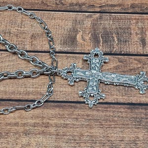 Midnight Confession - Gothic Vampire Cross Necklace - Chunky Chain ...