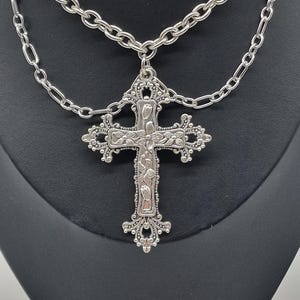 Midnight Confession - Gothic Vampire Cross Necklace - Chunky Chain ...