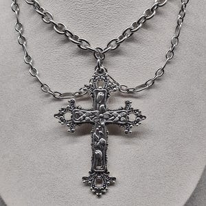Midnight Confession - Gothic Vampire Cross Necklace - Chunky Chain ...