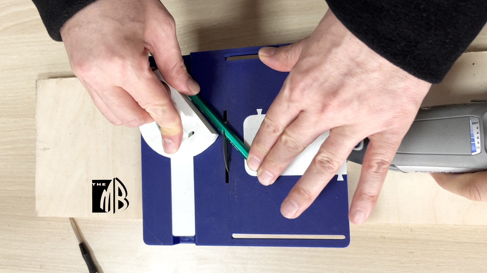 Upgraded Dremel Work Bench V2: Multipurpose Rotary Tool Cutting Table ...