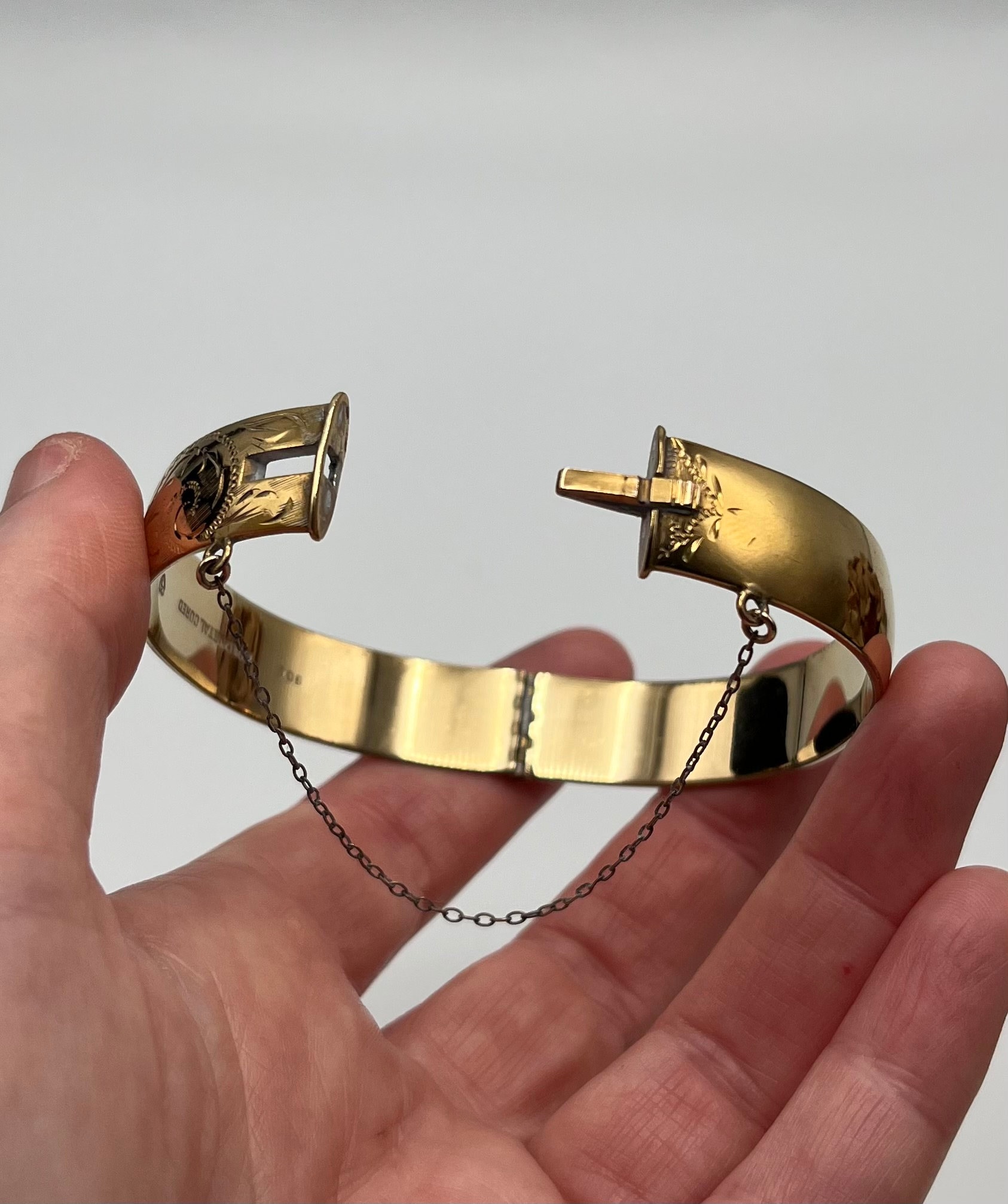 Vintage 9ct Rolled Metal Core Gold Bangle Engraved Foliate Design 20 ...