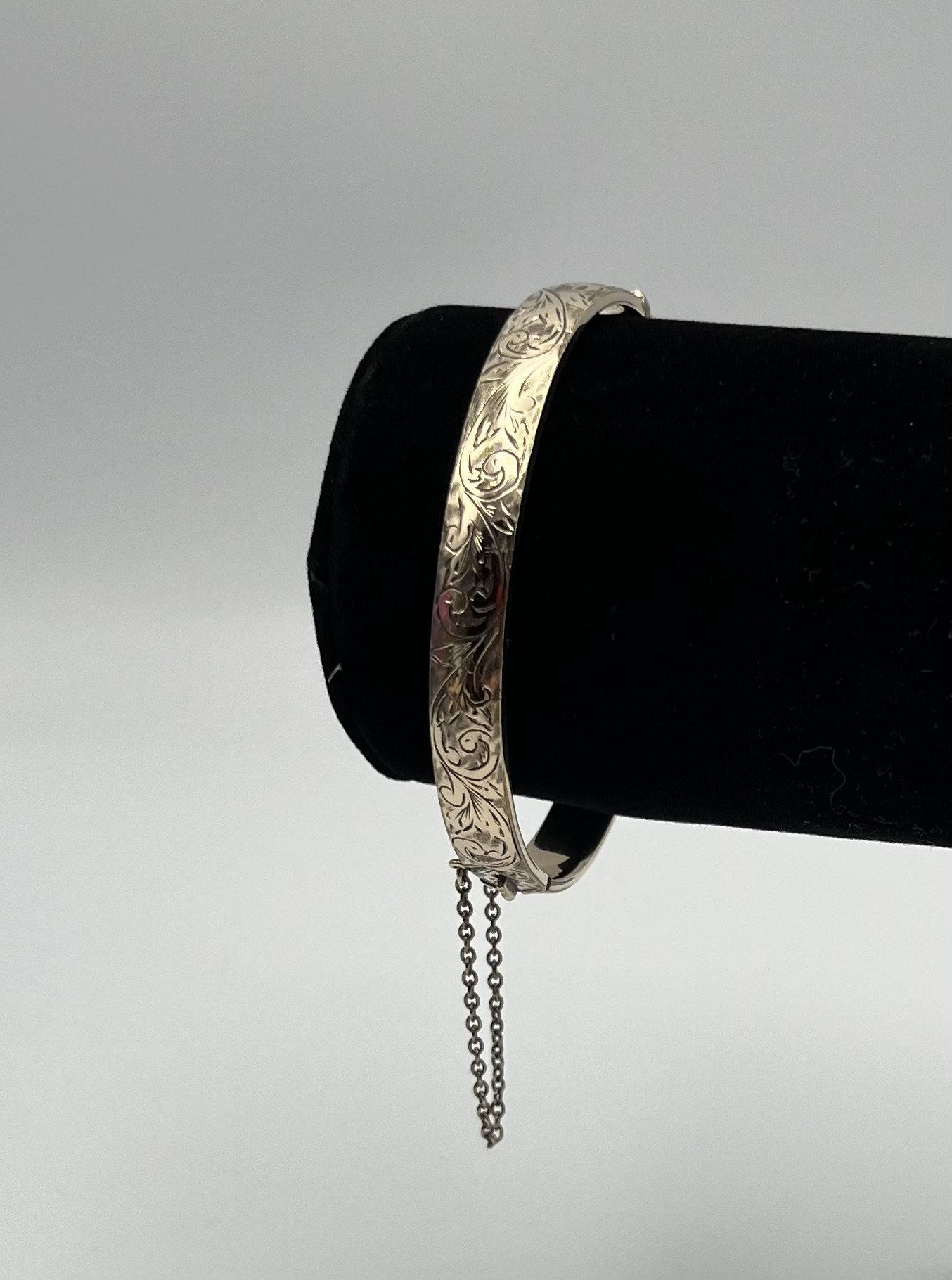 Vintage 9ct Gold Metal Core Hinged Engraved Bangle Lovely Vintage ...