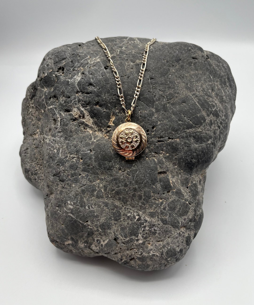 Antique Victorian Pinchbeck Locket Pendant With Ornate Design - Antique ...