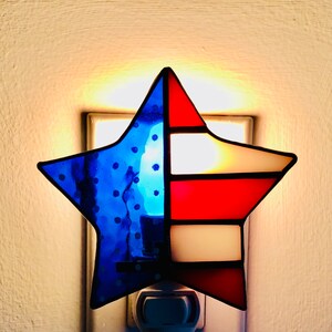 Stars and Stripes Stain Glass Night Light With Switch Control and Bulb ...