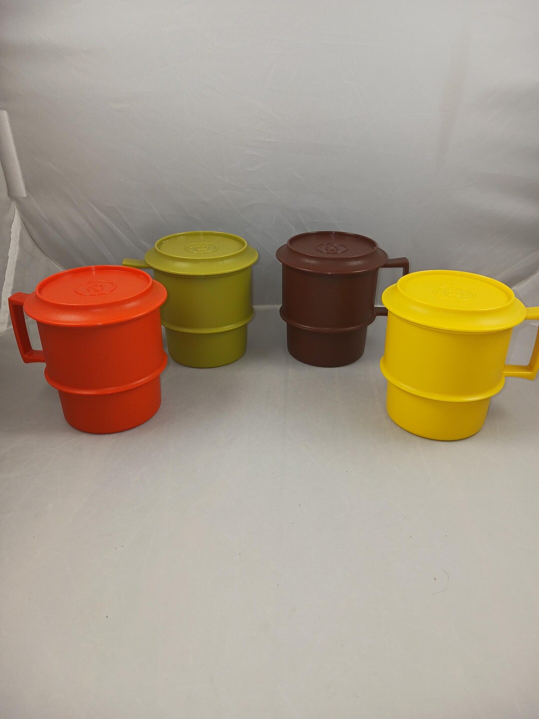 Vintage Tupperware Mugs With Lids 4pc Different Colors - Etsy