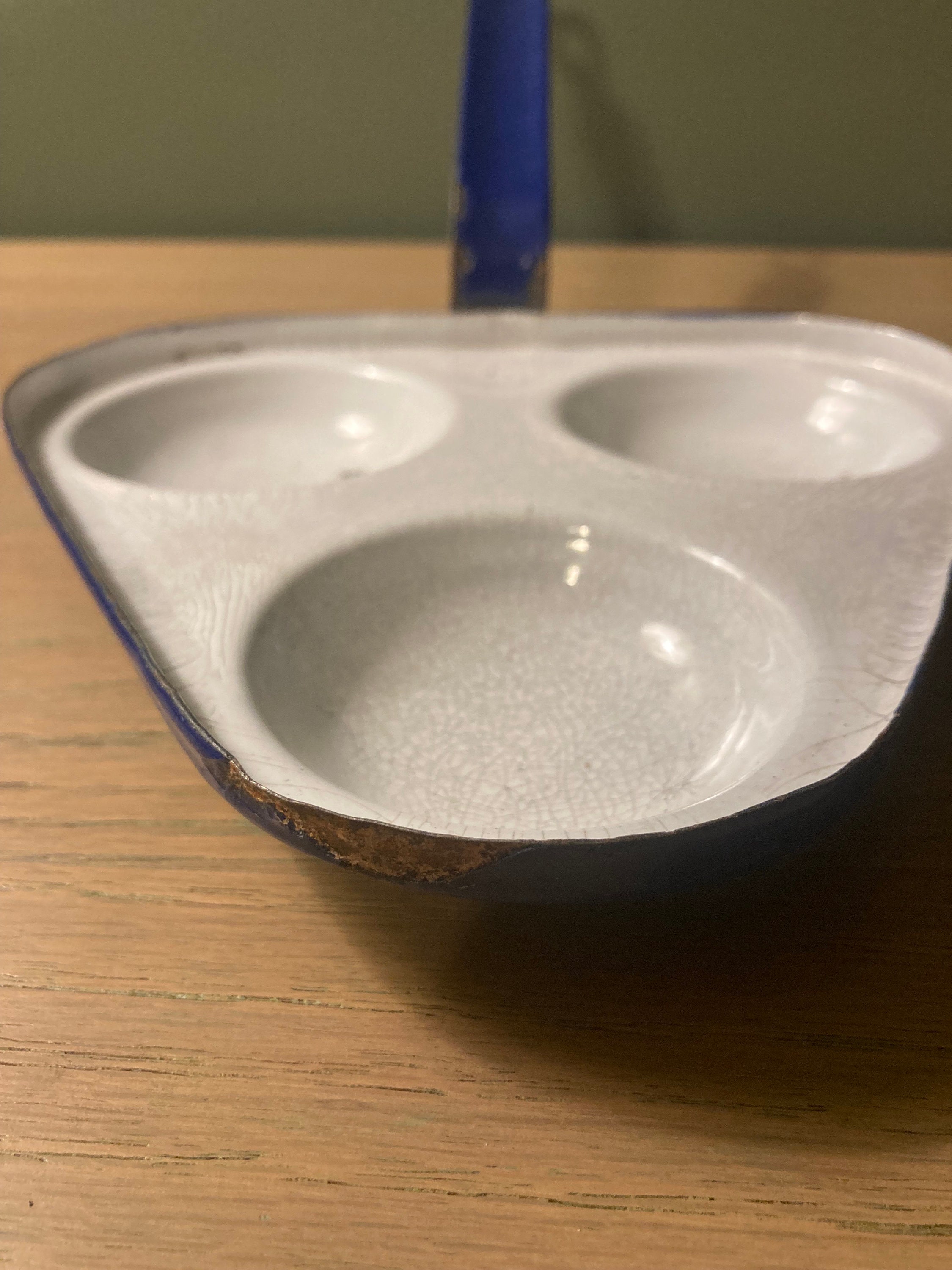 Triangle Blue Enamel Vintage Egg Poaching Pan - Etsy