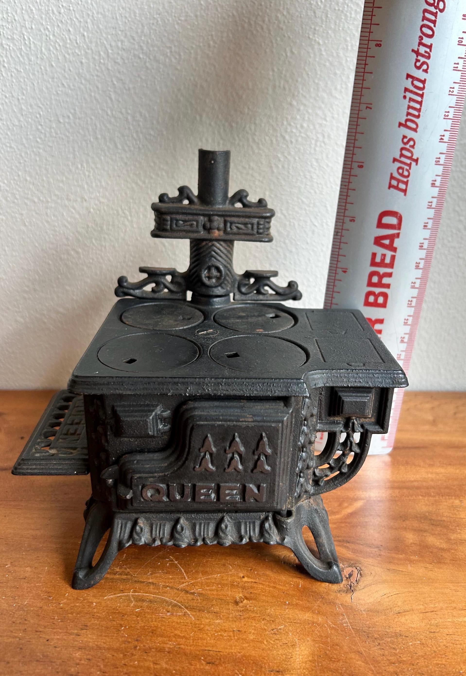 Vintage Miniature Cast Iron Stove, Salesman Model, Dollhouse Furniture ...
