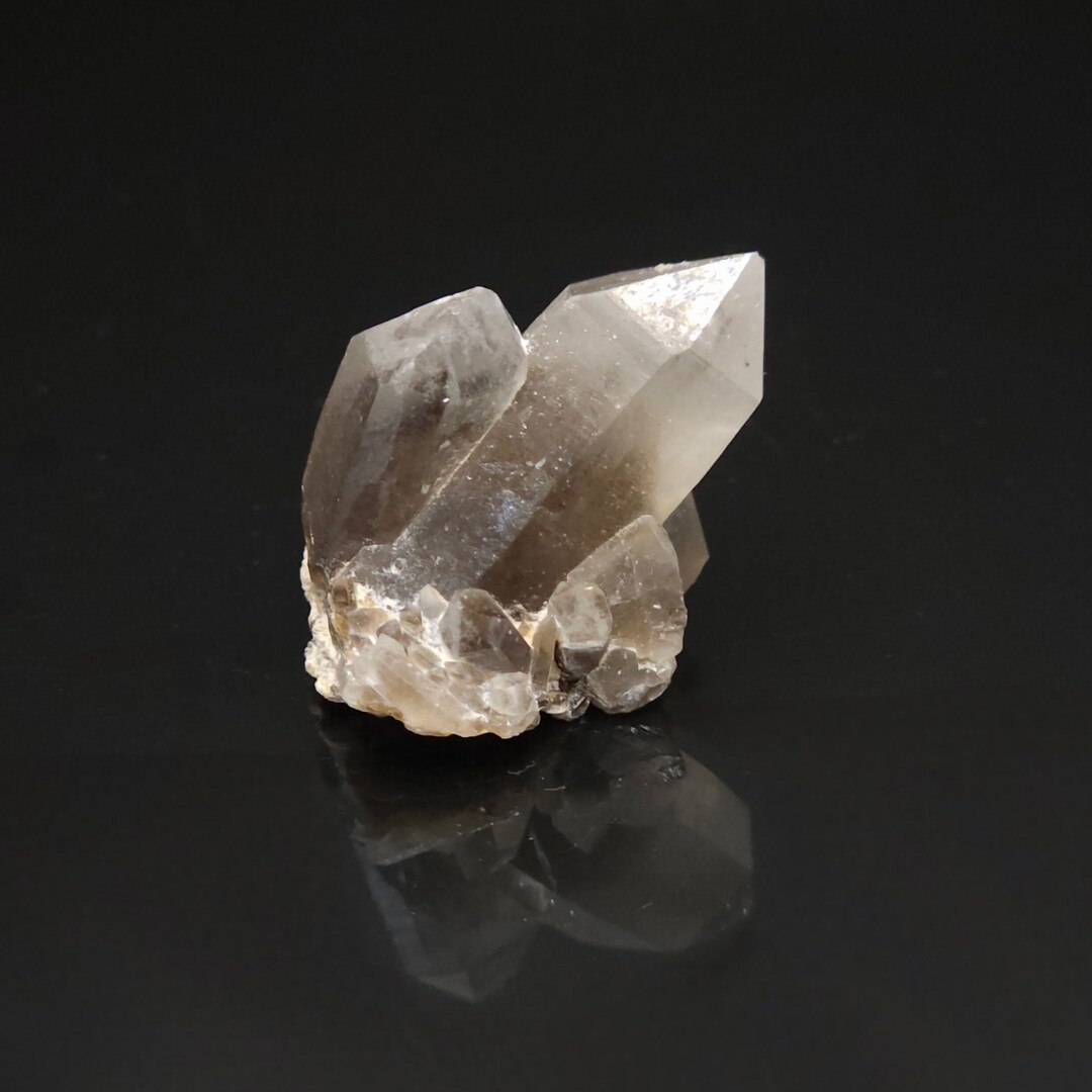 Beautiful Australian Quartz Mini Cluster With Dark Smoky Phantoms. Raw ...
