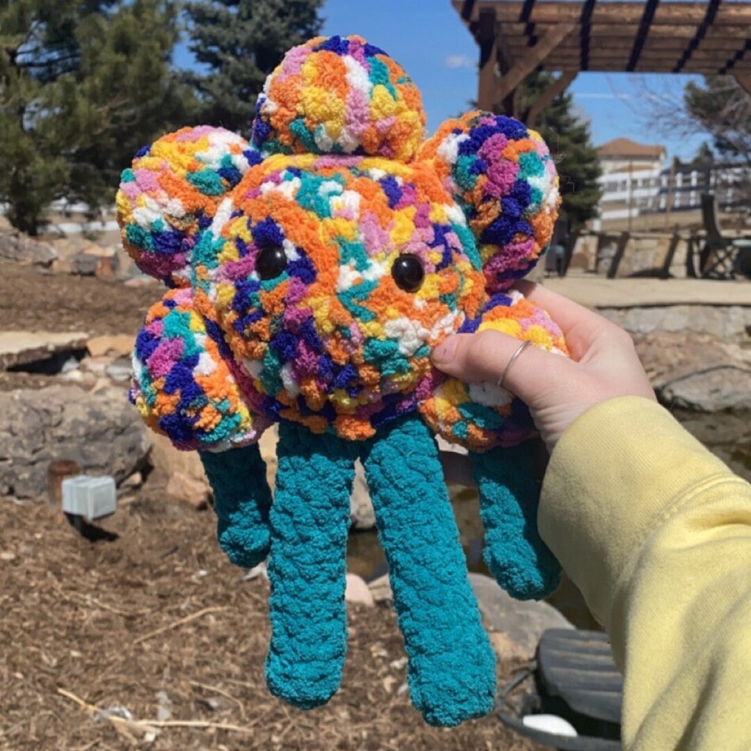 Crochet Groovy Flower Plushie, Flower Lover Gift, Floral Gift, Flower ...