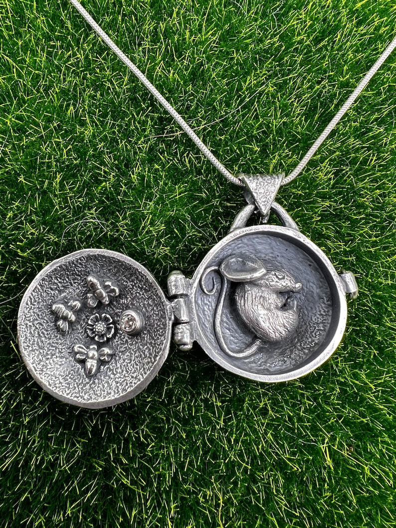 Sleeping Mouse Locket. Pure Silver. Hallmarked 999 Silver. - Etsy
