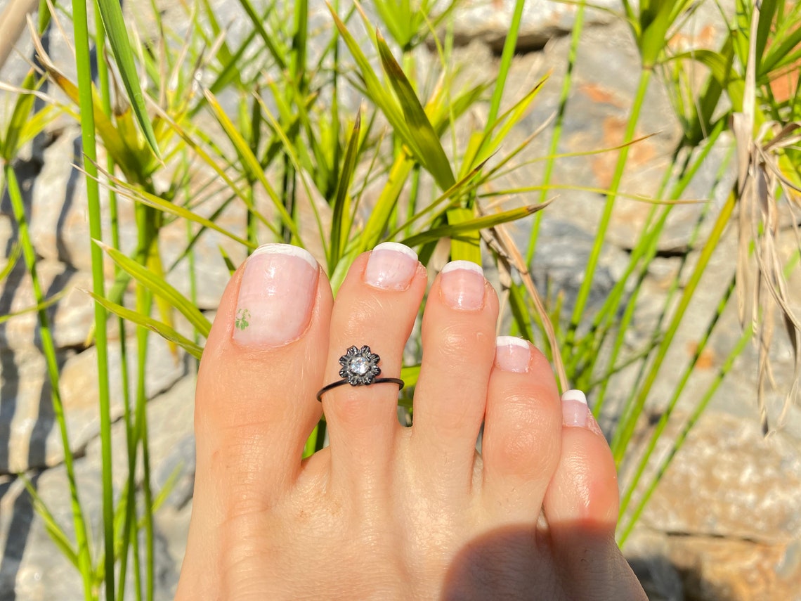 Diamond Black Toe Ring Dainty Daisy Rings Foot Rings Black - Etsy