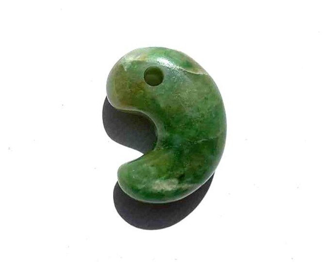 Itoigawa JADEITE Jade MAGATAMA 5.36g | Young Green | Rare-untreated- - Etsy