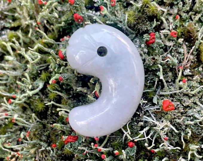 Itoigawa JADEITE Jade MAGATAMA | White&green | Choji Type | Rare ...